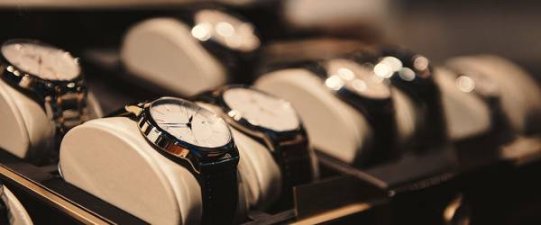 42 Rolex thieves who stole over €1 million in jewellery arrested in ...