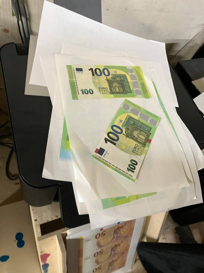 Euro forger who produced EUR 11 million in fake bills arrested in Italy ...
