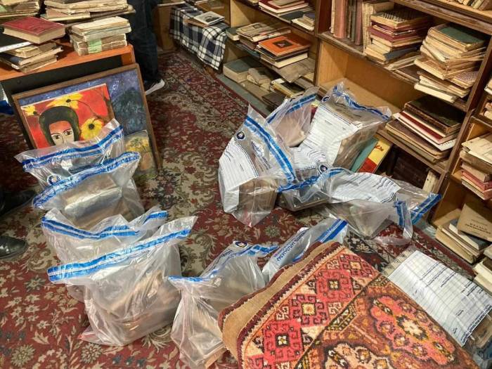 9 Georgian nationals arrested for stealing antique books – Criminal ...