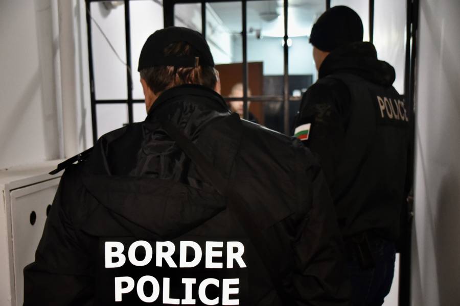 Large migrant smuggling operation in Bulgaria leads to 16 arrests – The ...