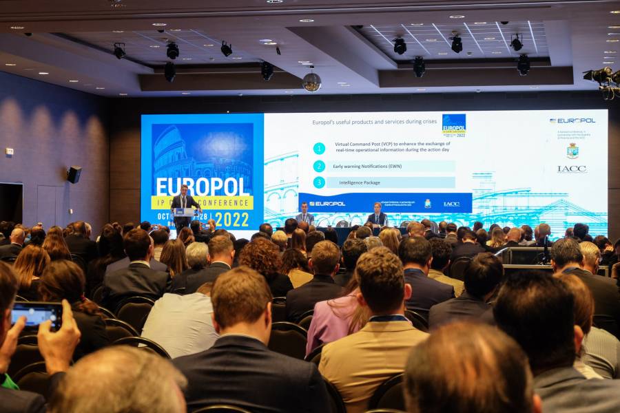 Law enforcement and the private sector strengthen cooperation in fight ...