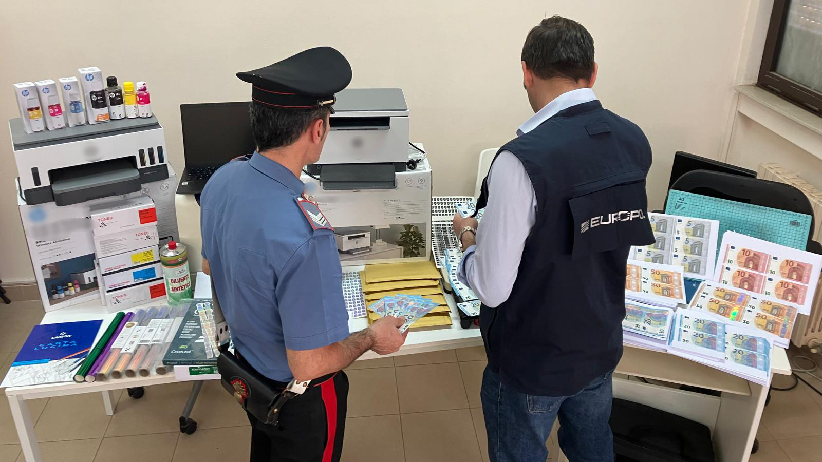 Sophisticated banknote print shop dismantled in Italy – Law enforcement ...